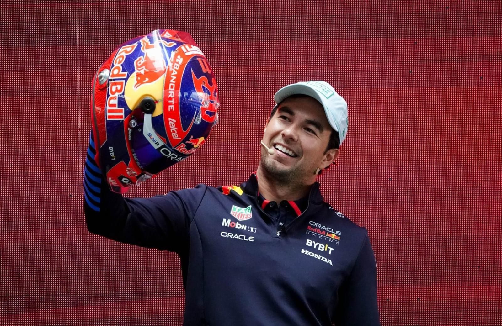 Checo Pérez y Red Bull rinden tributo a la lucha libre | Fórmula 1