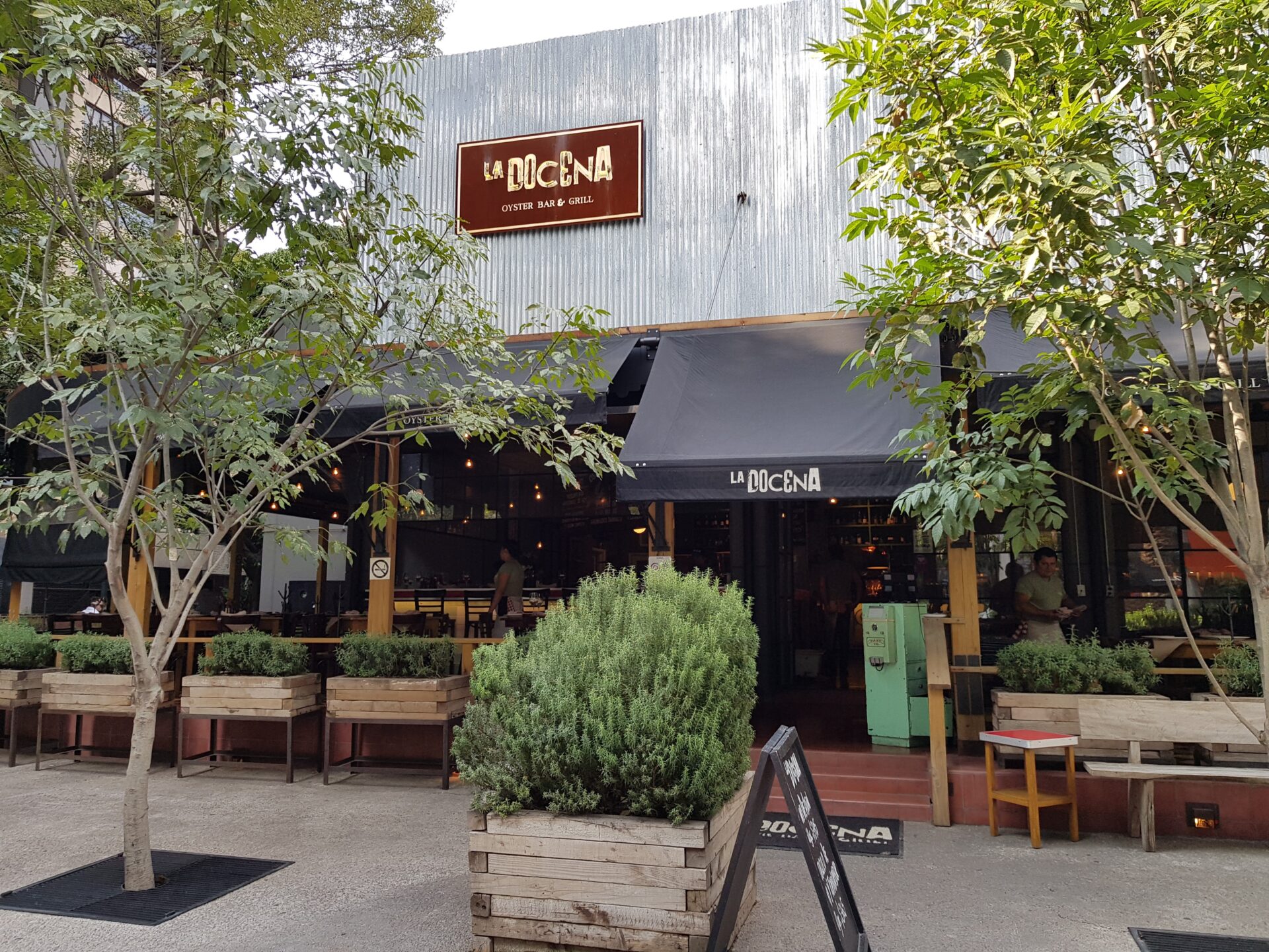 La Docena Oyster Bar Roma en CDMX | Gastronomía