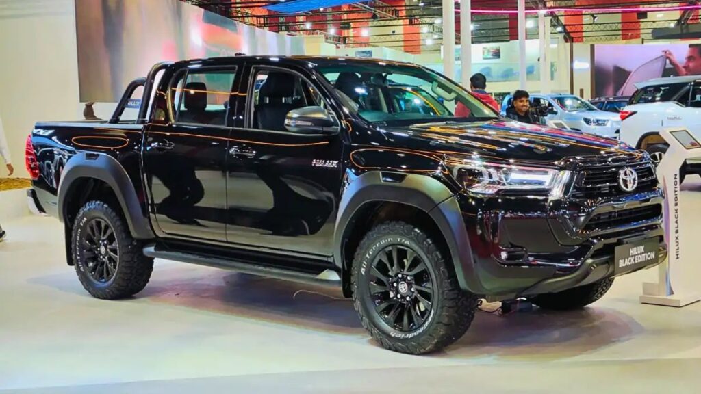 Toyota Hilux Black Edition: la pick-up más radical que conquista India ...